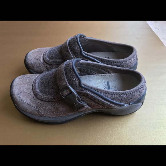 Merrell | Shoes | Merrell Encore Sidestep Clogs | Poshmark